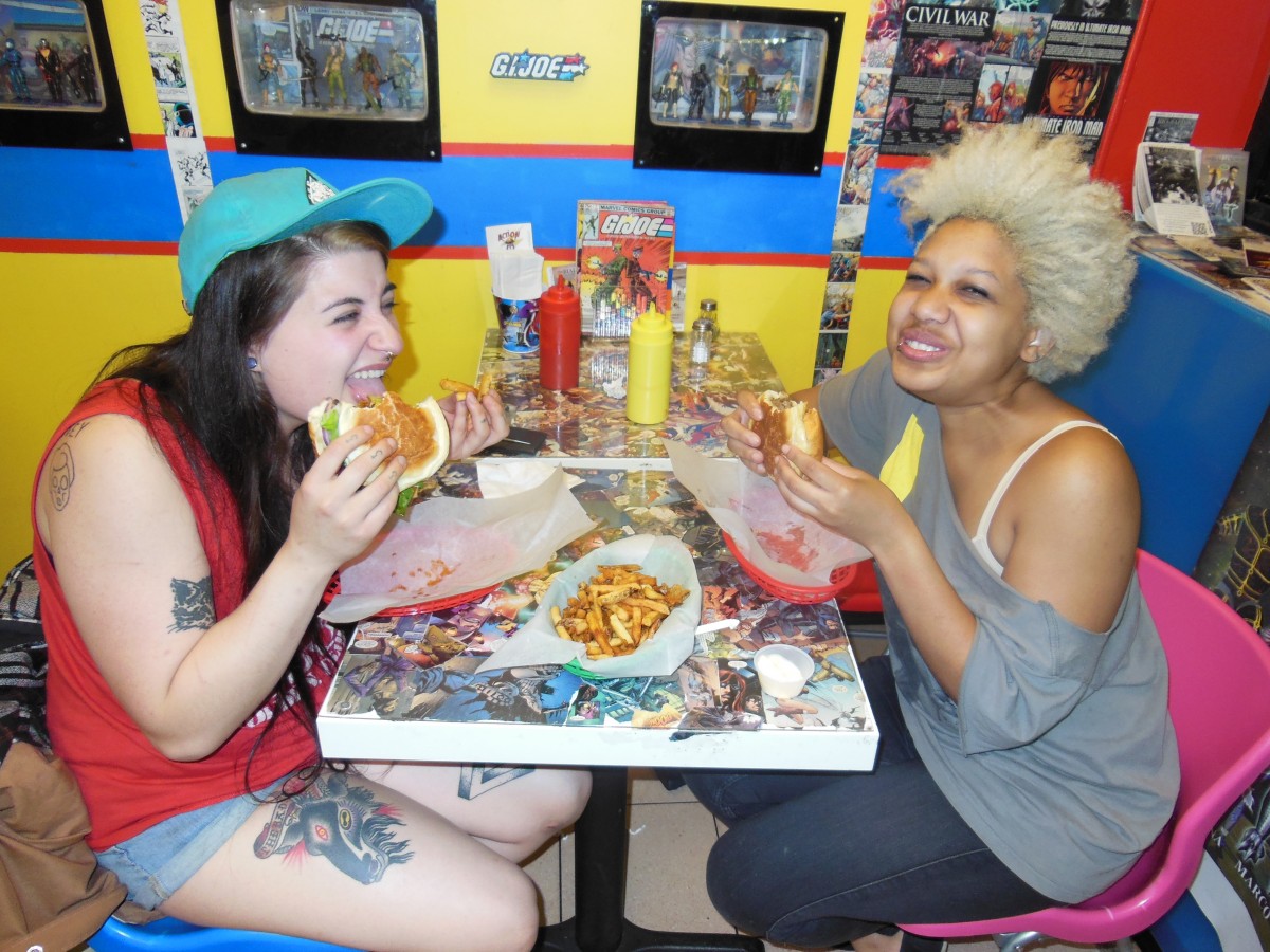 PHOTOS | ACTION BURGER